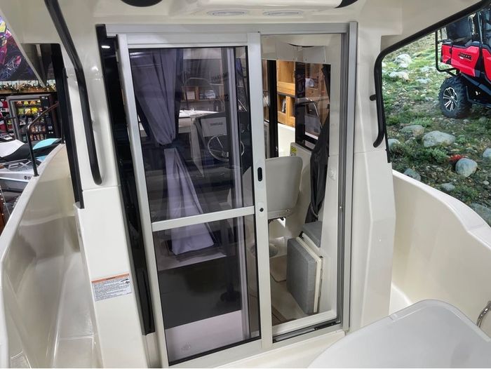 Trophy T23 Pilothouse WITH BOW THRUSTER! 2025 New Boat for Sale in London, Ontario - BoatDealers.ca