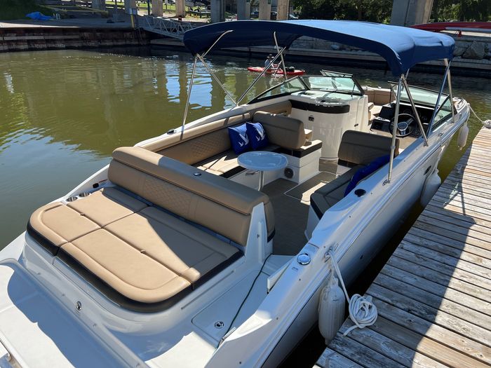 Sea Ray 270 SDX 2017 Used Boat for Sale in Oakville, Ontario ...