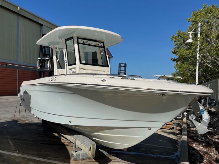 Robalo R272 Center Console 2021 Used Boat for Sale in Naples, Florida ...