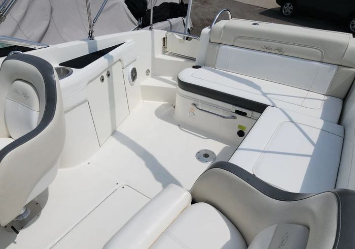 Sea Ray 260 Sun Deck 2013 Used Boat for Sale in Simcoe, Ontario ...