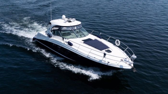 Sea Ray 420 Sundancer 2005 Used Boat for Sale in Toronto, Ontario ...