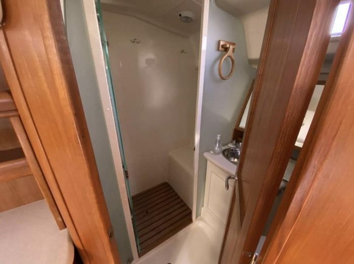 Hunter 45 Center Cockpit 2006 Used Boat for Sale in Gore Bay, Ontario ...
