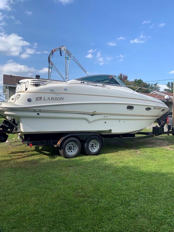 Larson 274 Cabrio 2004 Occasion Bateau à vendre au Gatineau, Québec ...