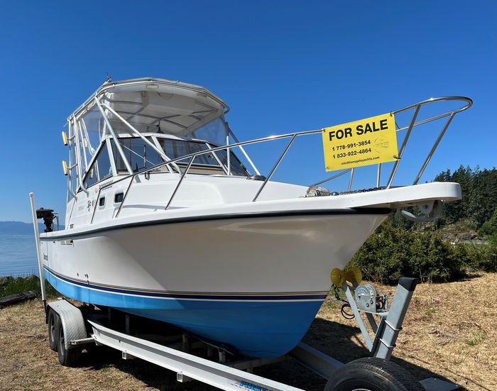 Shamrock Express Cruiser 26 2000 Used Boat for Sale in Sooke, British ...
