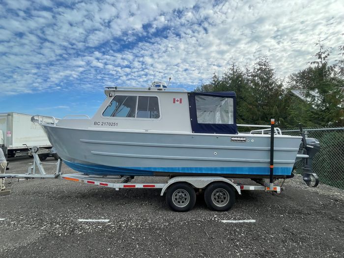 Custom Weld Sportfisher Cabin Cruiser 23 2009 Used Boat for Sale in ...