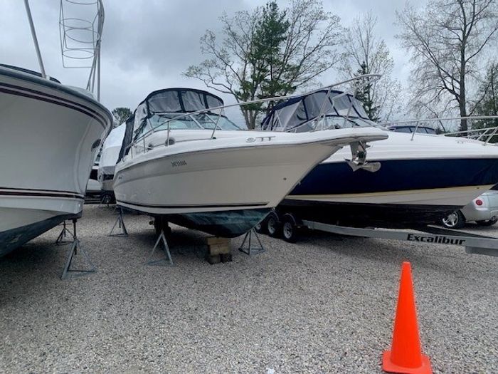 Sea Ray 270 Sundance 1999 Used Boat for Sale in Port Franks, Ontario ...