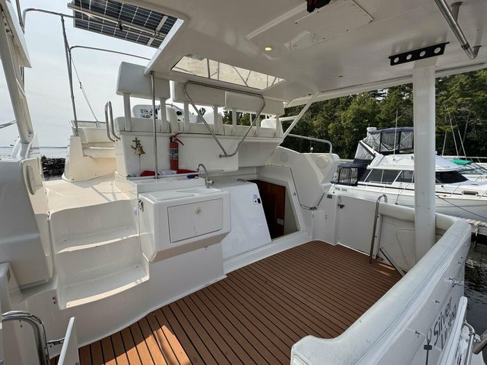 Silverton 322 Motor Yacht 2000 Used Boat for Sale in Spanish, Ontario ...