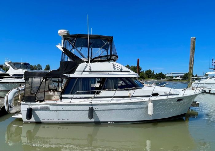 Bayliner 32 Motoryacht 1991 Used Boat for Sale in Richmond, British ...