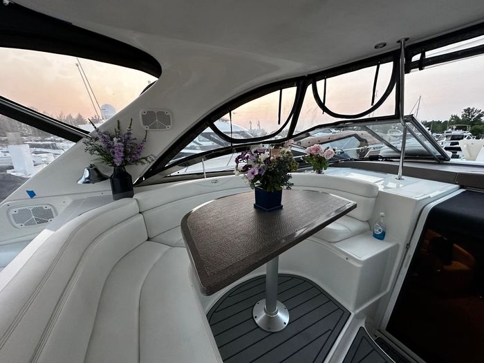 44ft Regal Commodore 4260 2005 Used Boat for Sale in Toronto, Ontario ...