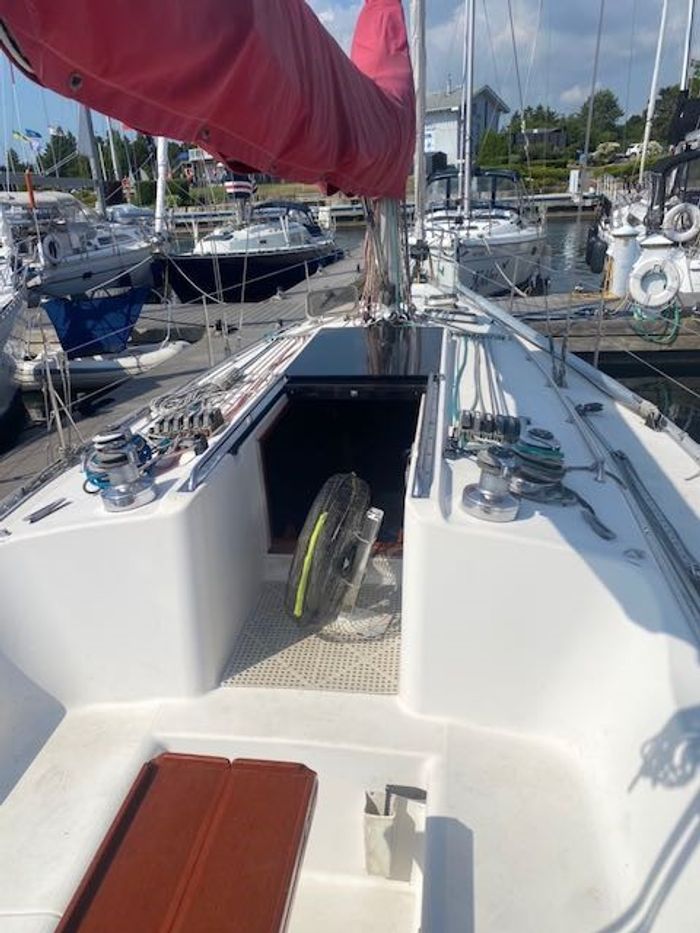 CS Yachts CS 36 Merlin 1987 Used Boat for Sale in Mississauga, Ontario ...