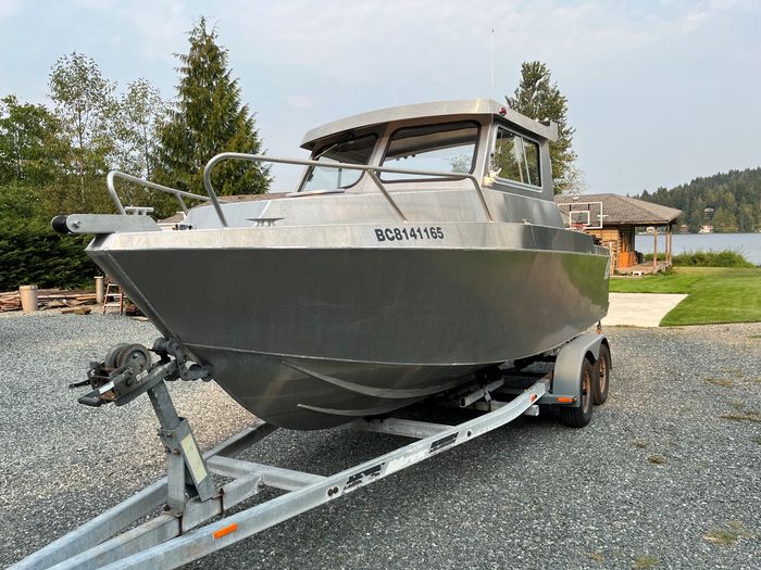 Custom Aluminum HT 21 Sport Fisher & Family Cruiser 21’ 2022 Used Boat ...