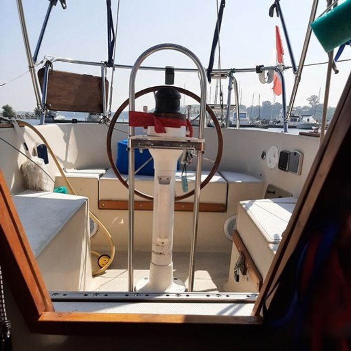 Halman Horizon 1985 Used Boat for Sale in Port Dalhousie, Ontario ...