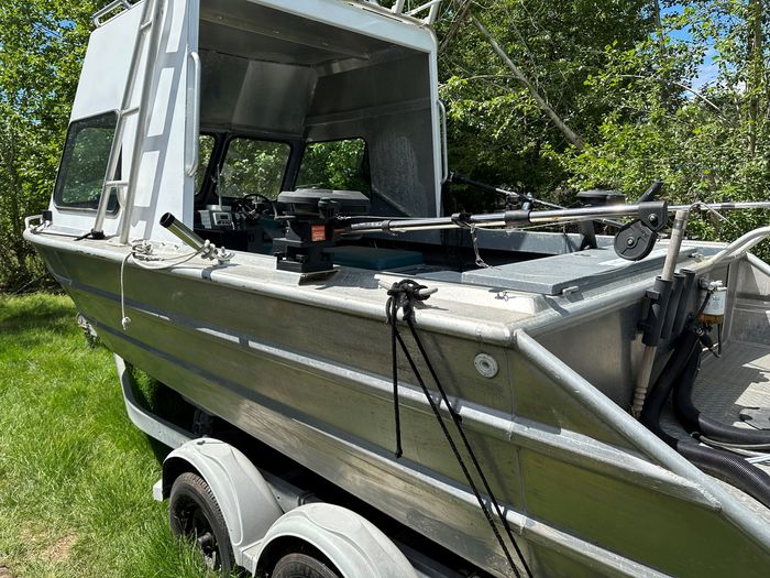 Wolf 2005 Used Boat for Sale in Comox, British Columbia - BoatDealers.ca