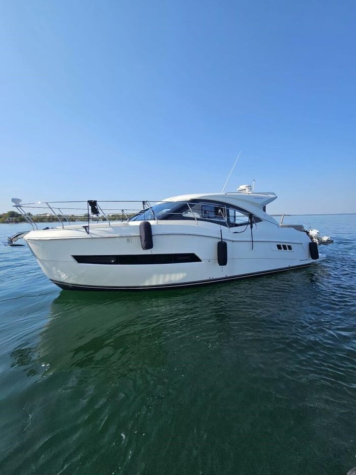 Carver C37 2017 Used Boat for Sale in Keswick, Ontario - BoatDealers.ca
