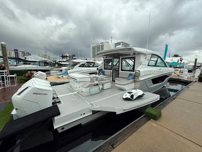 Cruisers Yachts 50 GLS Coupe 2026 New Boat for Sale in Orillia, Ontario ...
