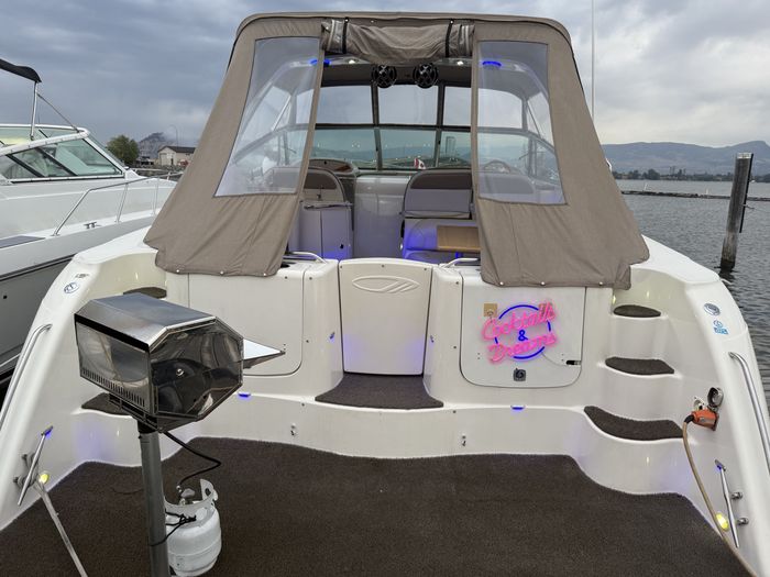 Maxum 4100 SCR 1998 Used Boat for Sale in Kelowna, British Columbia ...